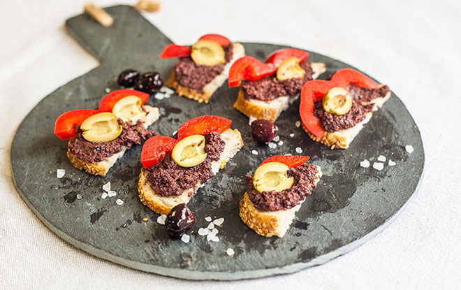 Tahini kanape s namazom od maslina | bio&bio